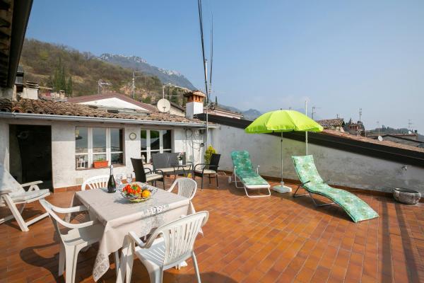 Angela -Terrace & Beautiful View Lake - Happy Rentals - Garda