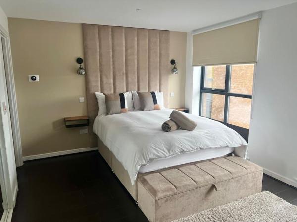 Glasgow Home - 5 Bedrooms 4 Bathrooms - Private Parking - Glasgow