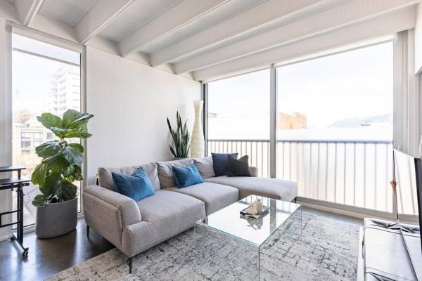 Cozy 1br With Ac, Chinatown, Rogers Arena, Seawall - Burnaby