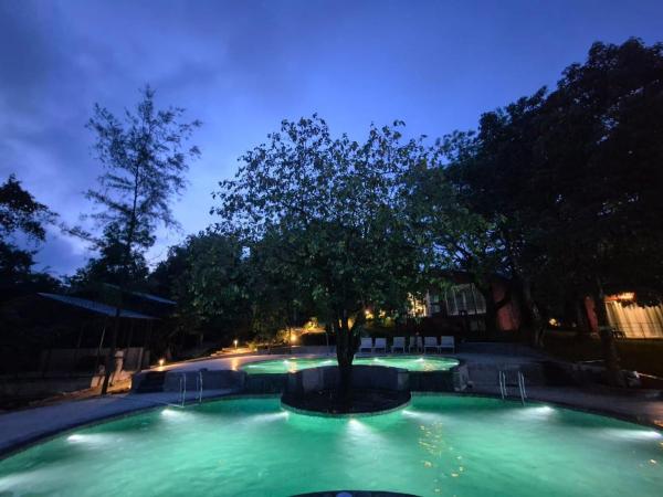 Citrus Prime Hill Queen Resort - Pachmarhi
