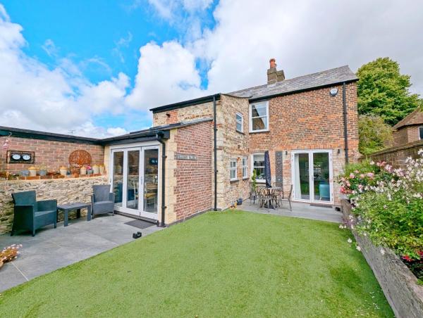 Four Priory Road, Chichester - Chichester