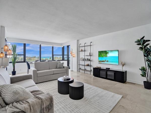 Oceanfront Beach Retreat Beach Service 502 - Miami Beach, FL