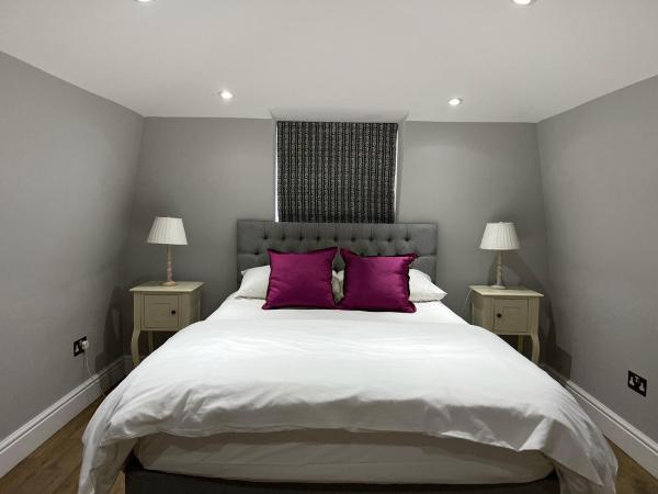Wimbledon - Apartment - Sleeps 2 -Private Entrance - Surbiton