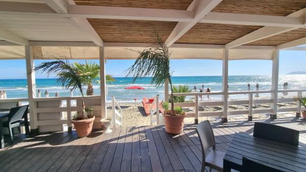 Cameretta Sul Mare Con Ombrellone - Sperlonga