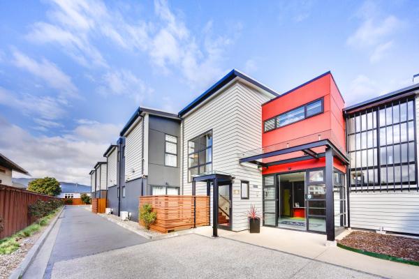 Ava Lodge - Lower Hutt