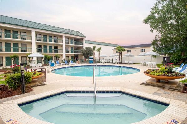 Econo Lodge Inn & Suites Foley-north Gulf Shores - Orange Beach, AL