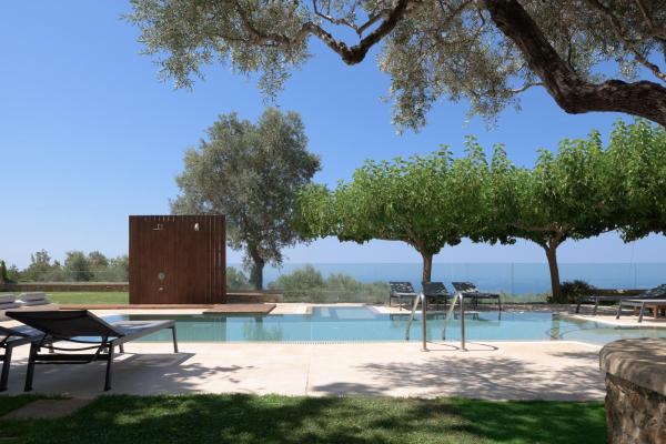 Thetree Villa, With Heated Pool & Spa Whirlpool - Griechenland