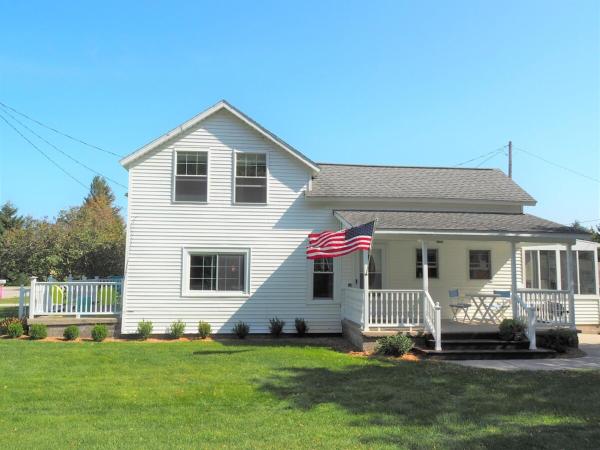 My Happy Place - Gorgeous And Great Location! - Frankfort, MI