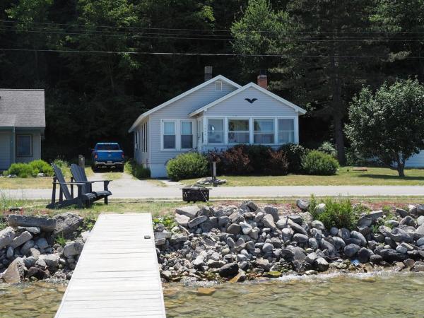 The Bright And Breezy - Lakefront With Spa! - Frankfort