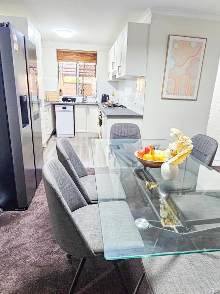Queen Of The Desert Villa Secure & Gated 2 Bedrooms - Alice Springs