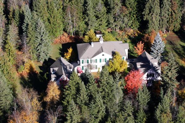 The Inn At The Ninth Hole Bed & Breakfast - Salmon Arm