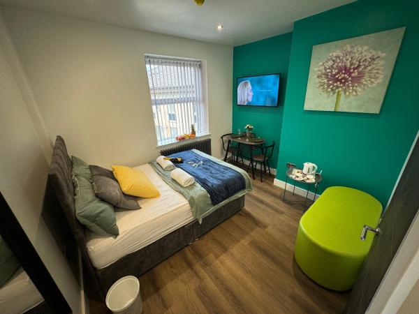 Entire Luxury Southgate House - Huddersfield
