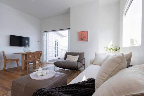 Victoria's On High - 3 Bedroom Home With City Views - Launceston