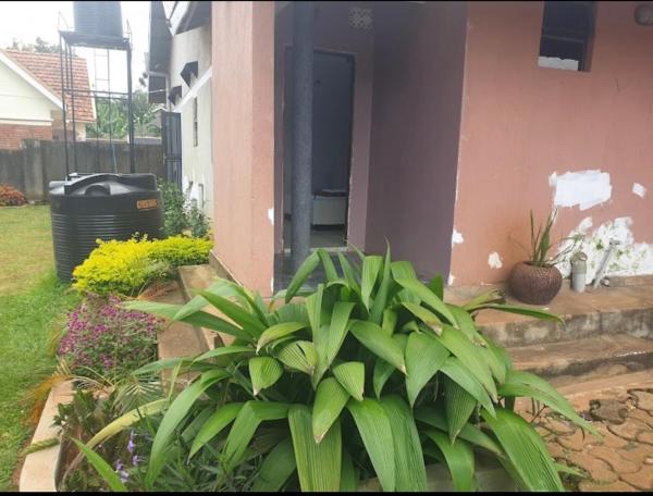Home Is Home - Ouganda