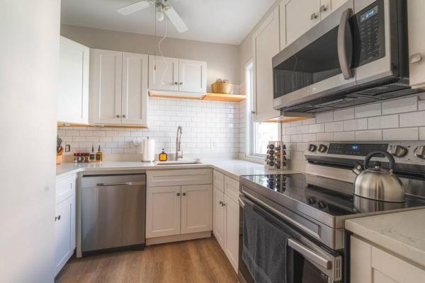 Charming 4 Bdr - Walk To Downtown & Free Parking! - Beverly, MA