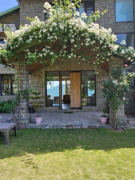 Woodsmoke Retreat - Shoghi