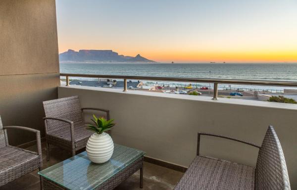 Modern Beachfront With Ocean Views - Infinity G9, Blouberg, Cape Town - 파클랜드