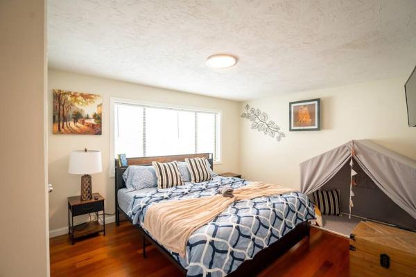 Spacious 5br & 2ba House W Bathtub, Laundry, Kitchen Near Stone Zoo 597 - Everett