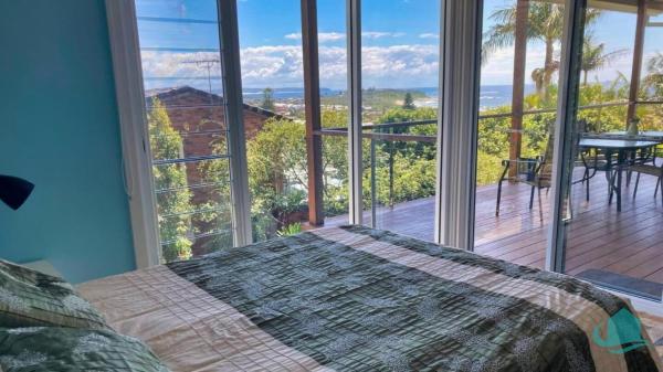 Caves Cottage - Gorgeous 180 Degree Ocean Views - Newcastle