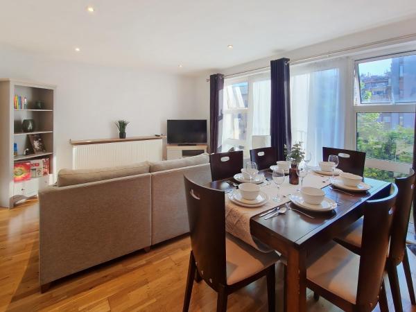 Ao Home Lettings - Ferry Quays - Brentford - Brentford