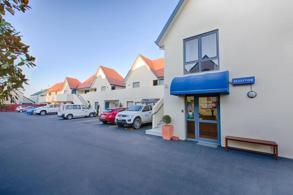 Three Bedroom Apartment At Bella Vista Motel - West Coast