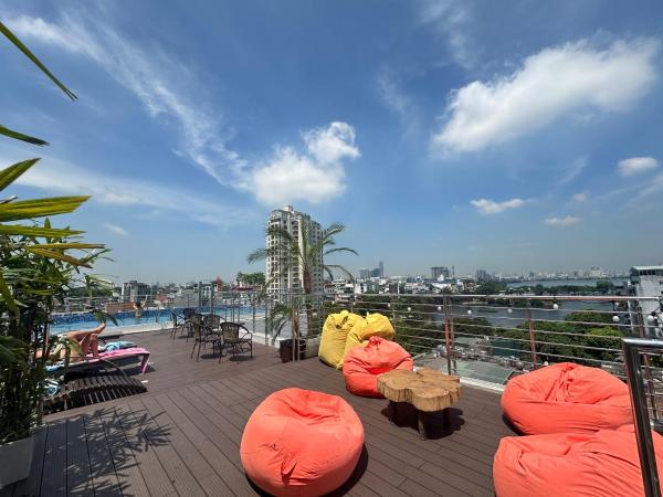 Luxe Paradise Premium Hotel Pham Hong Thai - Hanoi
