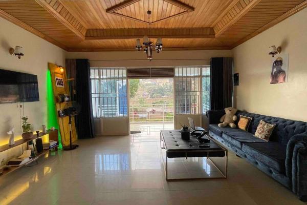 House - Sleeps 6 - Parking - Garden - Kigali