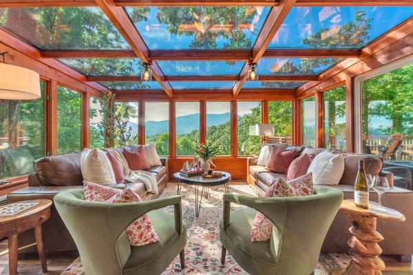Family Chalet With Sauna, Hottub, Heavenly Views! Mins To Downtown! - Gatlinburg, TN