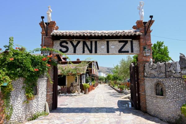 Bujtina Syni Zi "Keshtjella" - Shengjin - Shëngjin