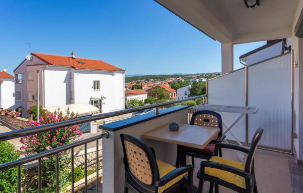 Awesome Apartment In Bogovici With Wifi - Malinska