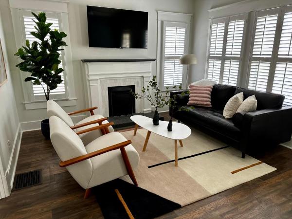 Newly Renovated Cottage Including Driveway In Downtown Murfreesboro - マーフリーズボロ, TN