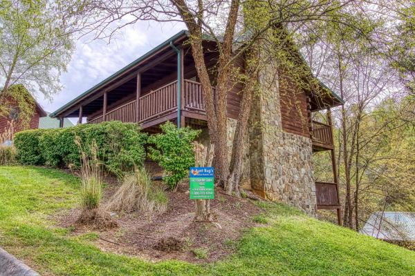 2 King Bedroom Cabin With Private Hot Tub, Pool Table & Arcade - Sevierville, TN