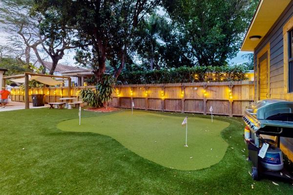 Entertainer's Paradise - Fort Lauderdale, FL