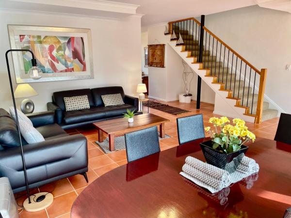 Super Spacious Fremantle Villa 3 Bedrooms 3 Bathrooms - Coogee