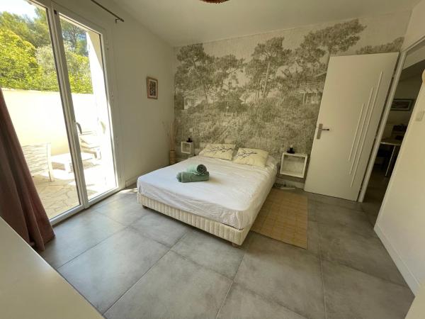 Azur Appart 4 Pers - Parking - Terrasse - 10min Du Centre - Plage du Bestouan