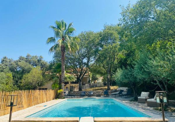 Magnifique Villa Typique Du Sud Avec Piscine Privée Et Jardin Méditerranéen - Le Crès
