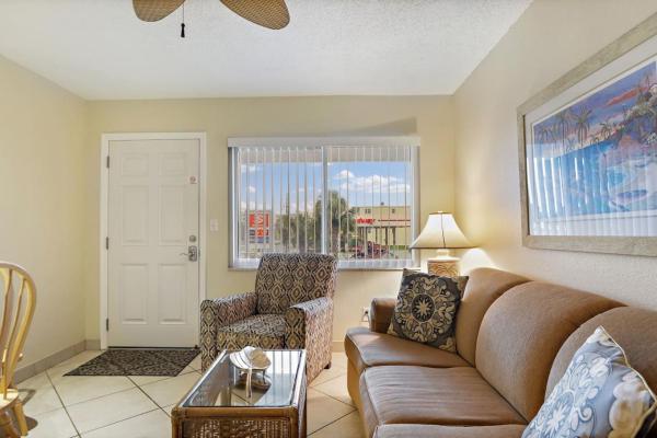 Tropic Breeze 10 Madeira Beach - Madeira Beach, FL