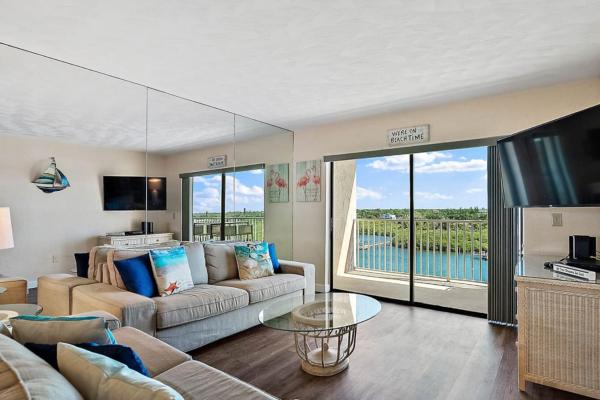 Bayfront Bliss Water View At Bay Shores - Largo, FL
