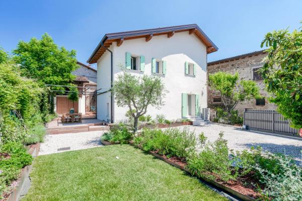 Stylish Holiday Home - P R A T E L L O - Desenzano del Garda