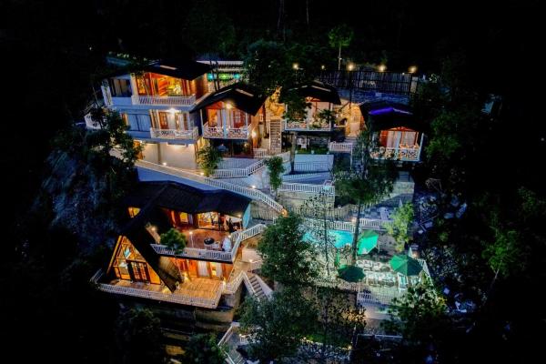 Koro Treehouse Resort Luxury Wooden Cottages And Villas With Private Pool - Solan