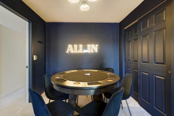 Rockies Royale Modern & Bright Outdoors Fun - Colorado Springs, CO