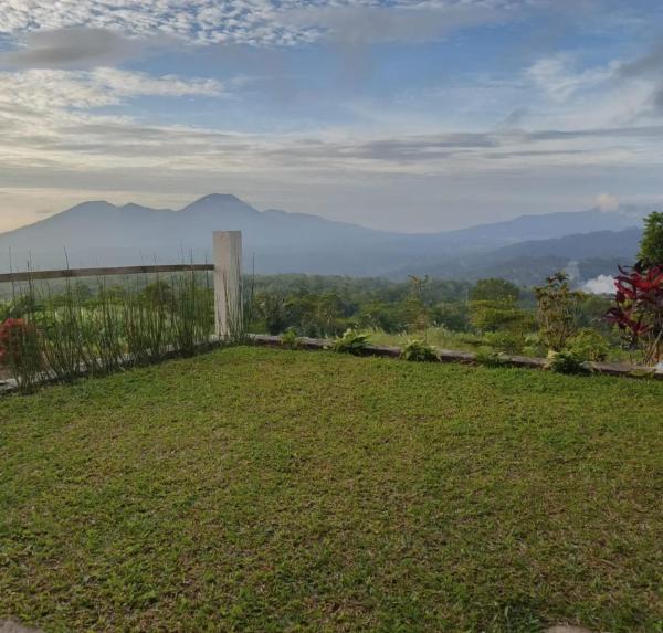 Hollywood Hill Lengkoan - Tomohon