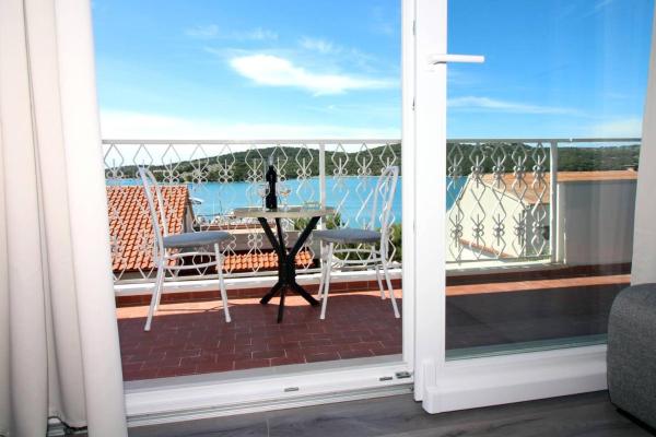 Charming Apartment In Tisno Of 40m² With Parking - Tisno
