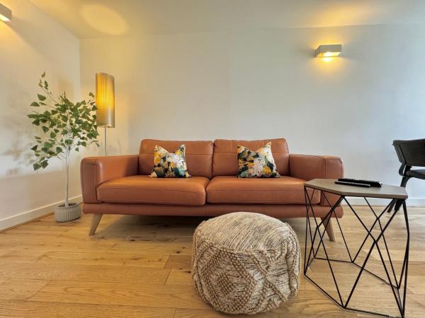 The Wilsons Courtyard, 2 - Bed, Sleeps 4, Pets Welcome - Ulverston