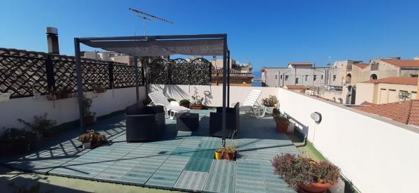 Rosa's Apartment With Terrace - Cagliari