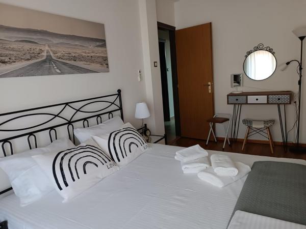 Cosy Apartment On Dragon Street - Atenas