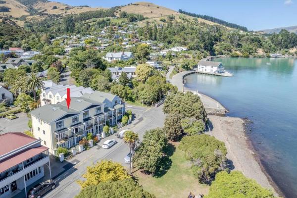 Waterfront 2-bedroom Apartment With Car Park - Akaroa