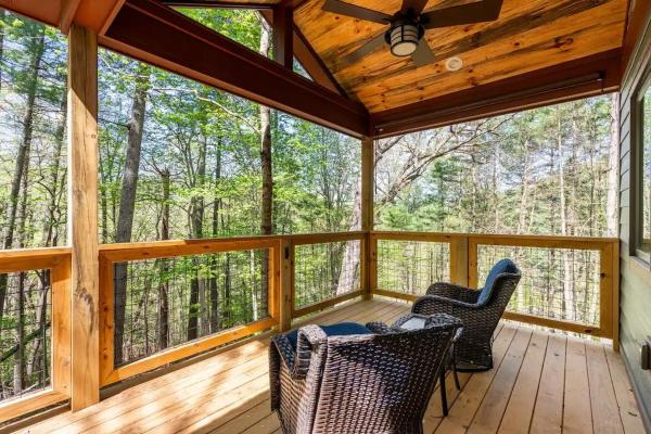 Oak Treehouse Cabin Rustic Luxury Near Asheville - Hot Springs, NC