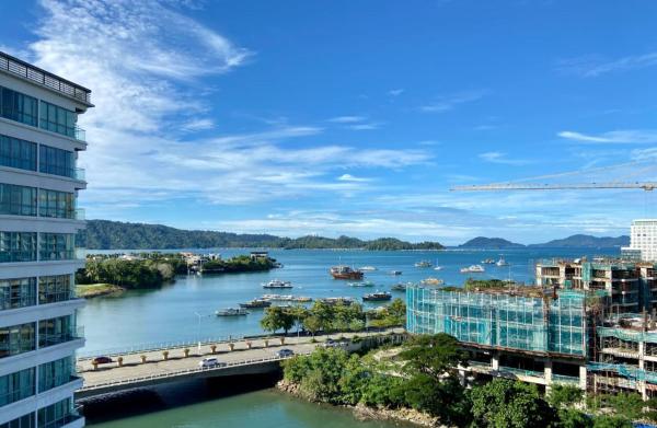 Sunrise Seaview 3 Bedroom Loft D5 Above Imago Shopping Mall 1600 Sqft 商场楼上海景3房 - Kota Kinabalu