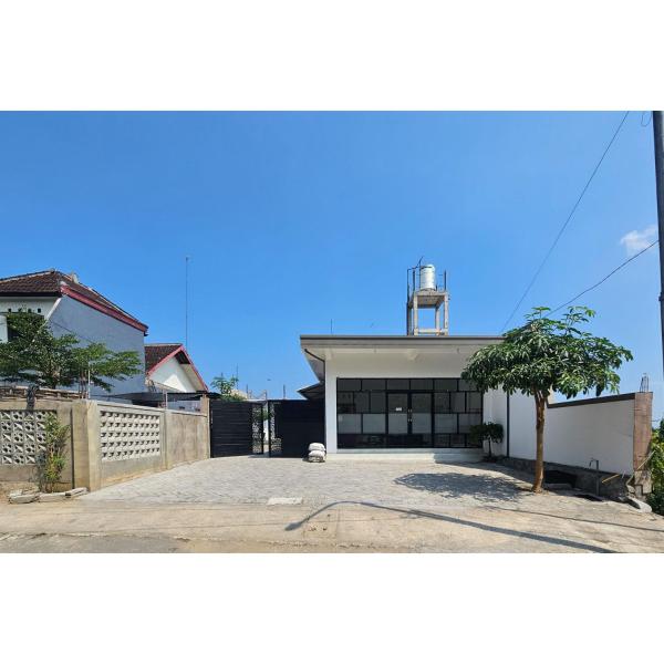 Guest House Saqeena Syariah Near Blitar Park Redpartner - Blitar